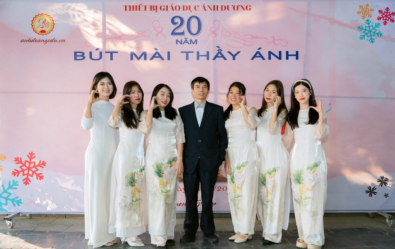 Hành trình 20 năm lan tỏa giá trị nghệ thuật chữ đẹp của Bút Mài Thầy ...